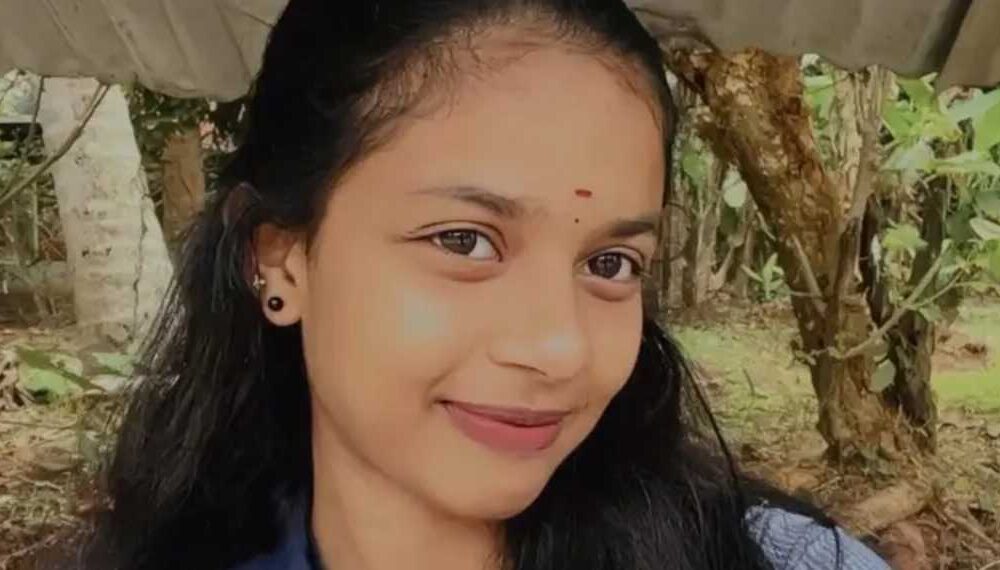 വര്‍ക്കലയില്‍ പത്താം ക്ലാസ് വിദ്യാര്‍ത്ഥിനി വീടിനുള്ളില്‍ തൂങ്ങി മരിച്ച ...